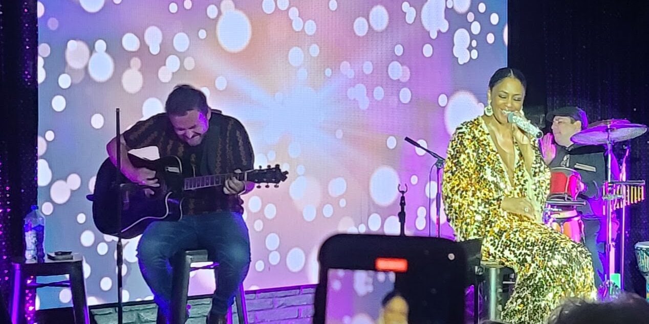 Nadia Turner Wows at The Palm - Vallarta Calendar